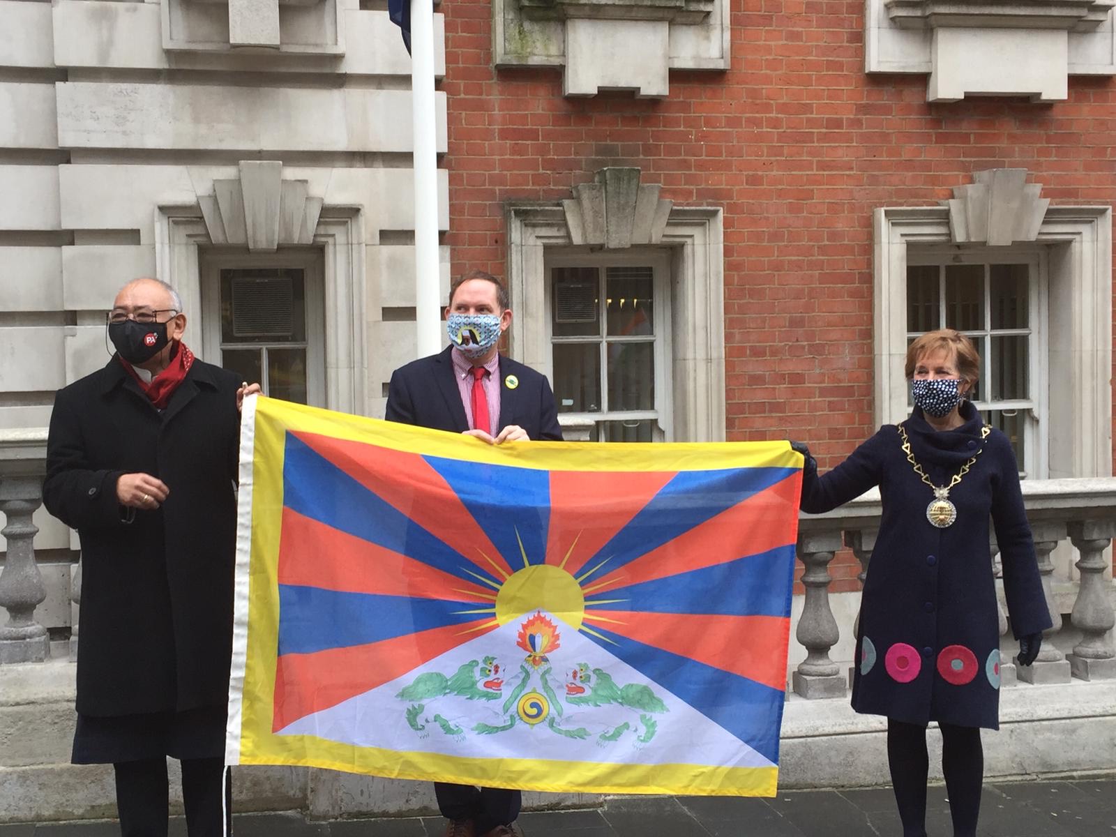 Mayor of Royal Borough of Greenwich hoists Tibetan National Flag on ...