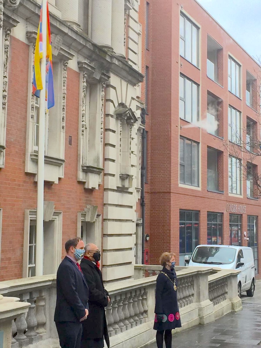 Mayor of Royal Borough of Greenwich hoists Tibetan National Flag on ...