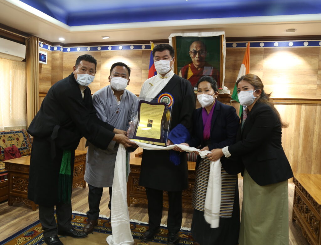 Major Tibetan NGOs present Appreciation Award to Sikyong and Kalons of ...