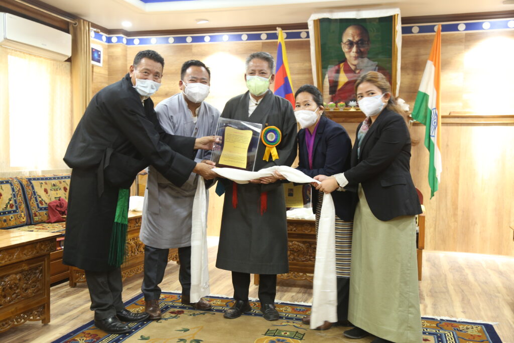 Major Tibetan NGOs present Appreciation Award to Sikyong and Kalons of ...