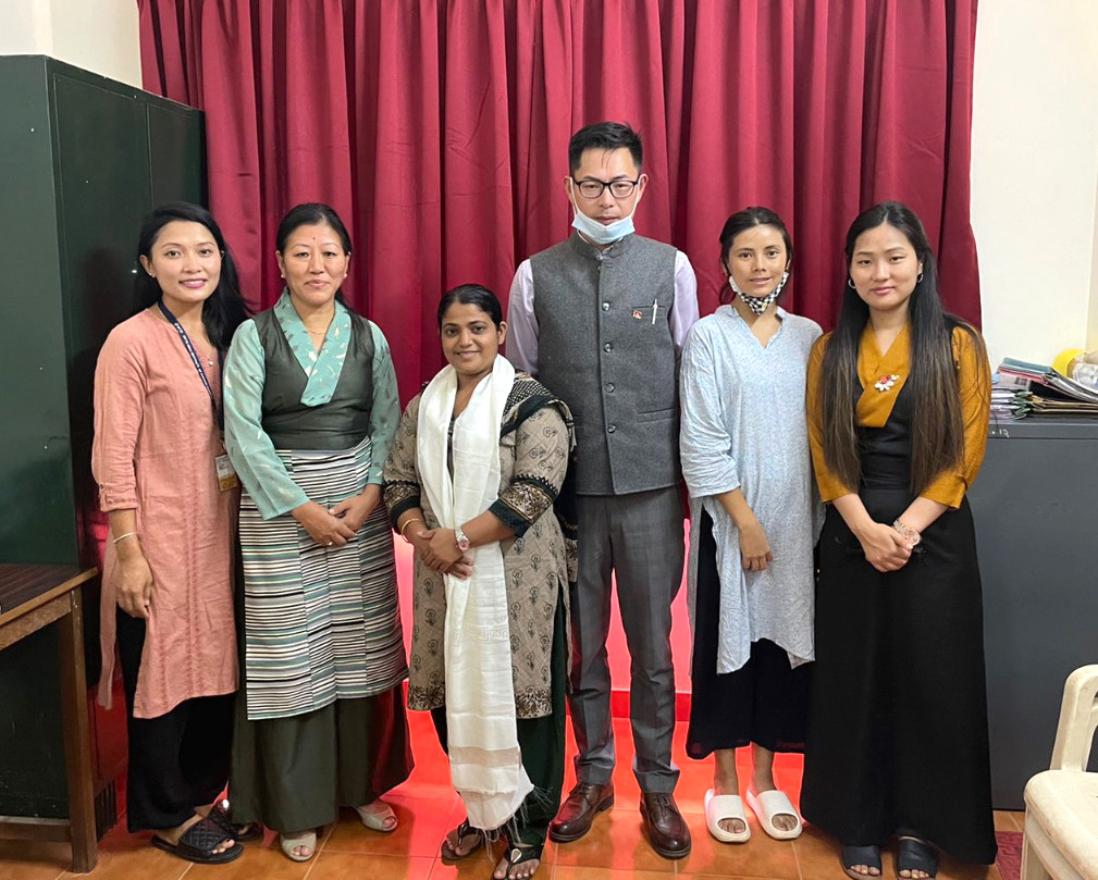 Parliamentarians Tsering Yangchen and Choedak Gyatso Meet Tibetan ...