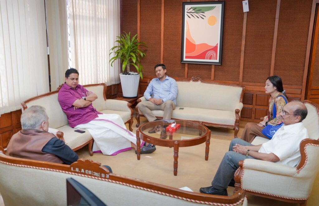 Parliamentarians Migyur Dorjee and Lobsang Gyatso Sither Call on Chief ...
