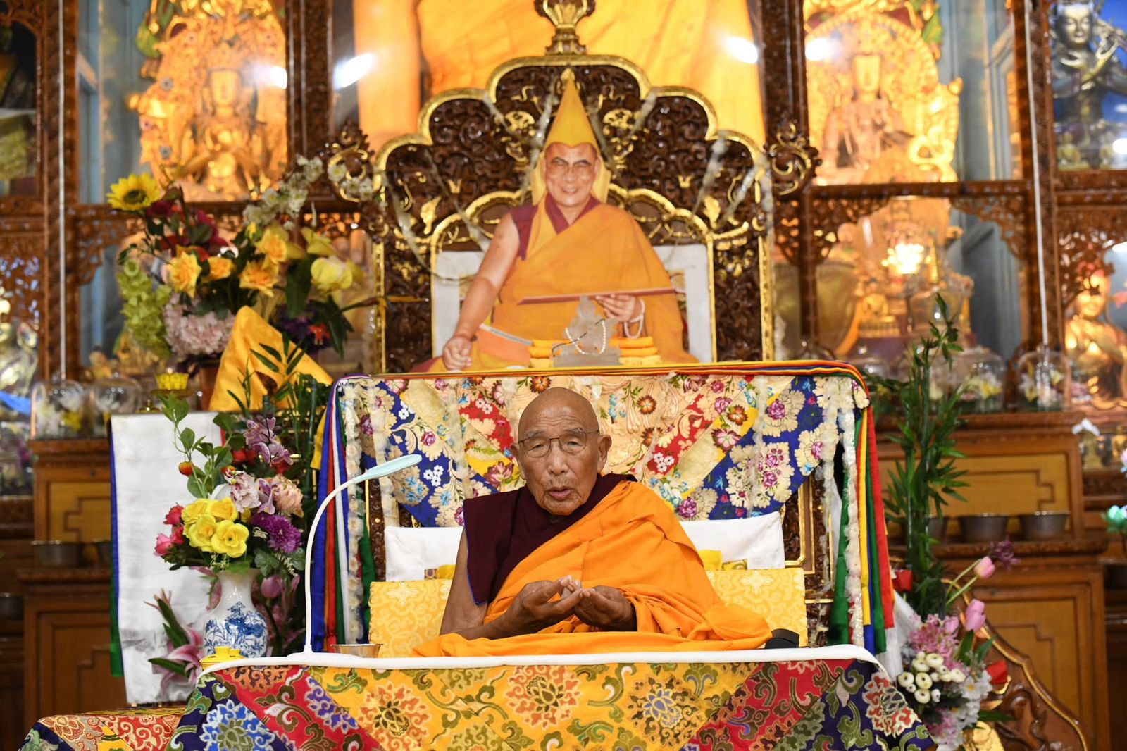 Gelug MP Geshe Lharampa Atuk Tseten Welcomes Gaden Tri Rinpoche and ...